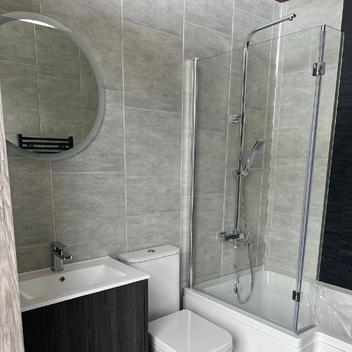 Lusso Large Grey Tile Effect Wall Panelling - 4.16sqm per pack – Bathshack